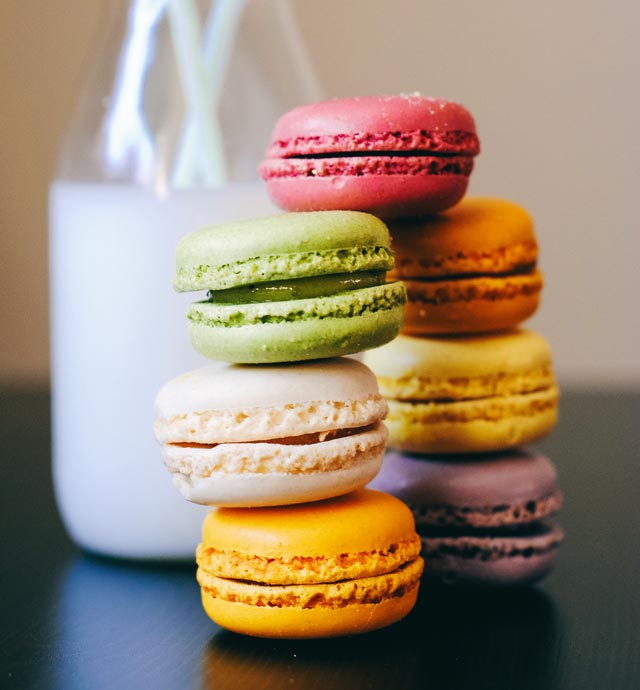 Cómo hacer MACARONS franceses (receta fácil) | Pequeocio