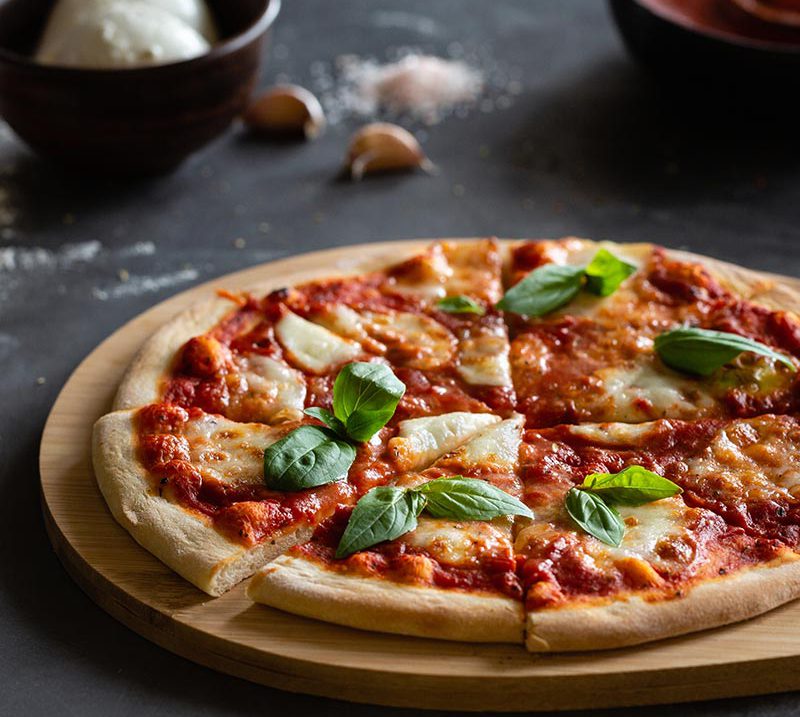 Pizza Margarita (receta con masa de pizza casera)