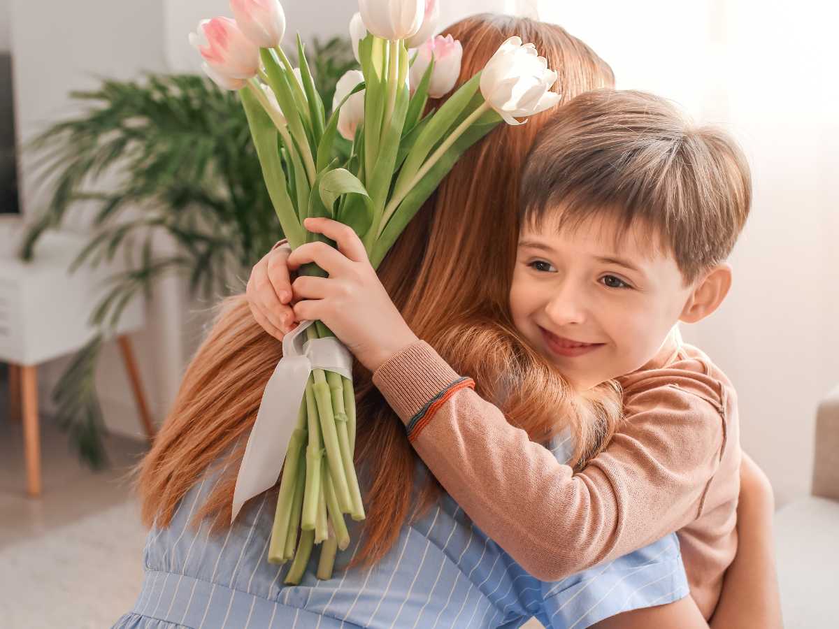 Enseñando a los niños a elegir las mejores flores para mamá - Pequeocio