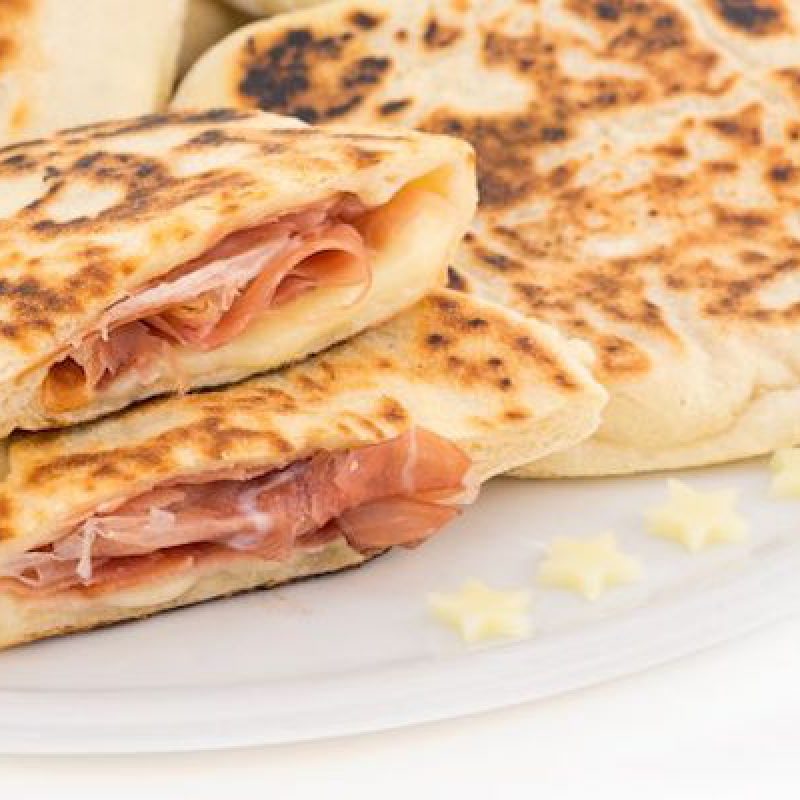 Cómo hacer pizza CALZONE casera (3 recetas fáciles) | Pequeocio