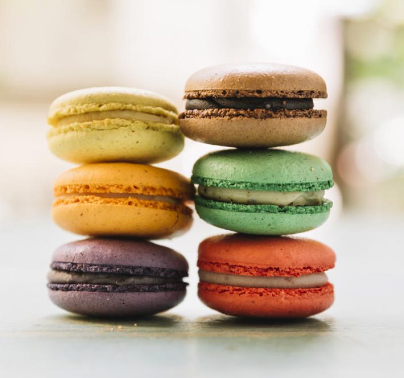 Cómo hacer MACARONS franceses (receta fácil) | Pequeocio