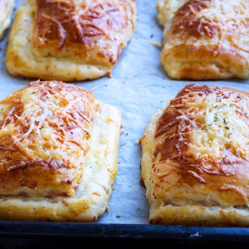 Pizza rellena de jamón y queso | Pequeocio